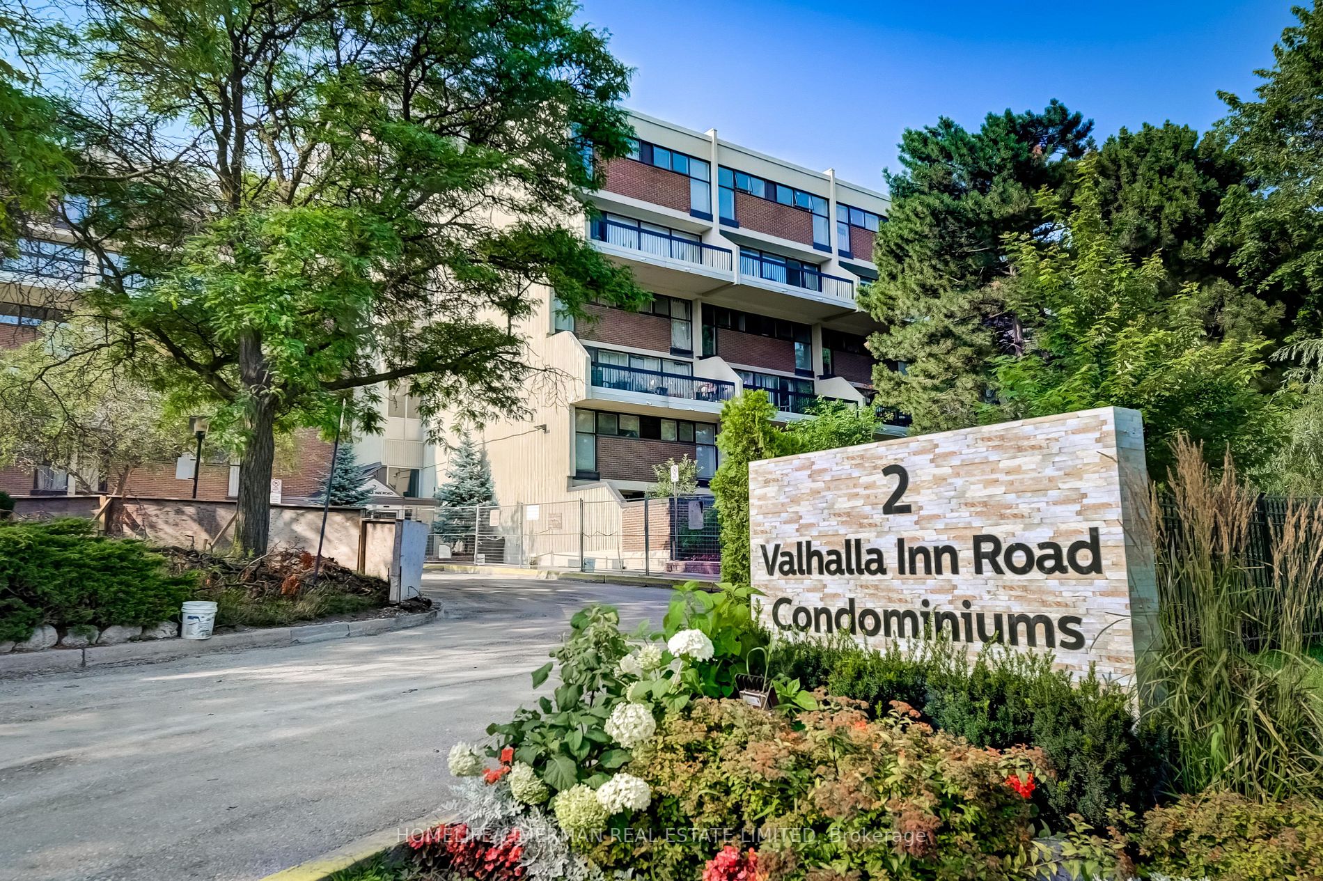 247C - 2 Valhalla Inn Rd, Etobicoke | Sold, W7058776 | Condos.ca