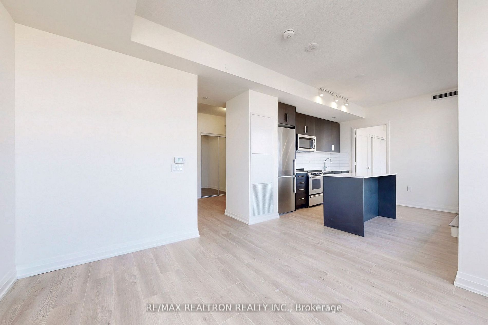 308 - 509 Dundas St W, Oakville | Sold, W7219596 | Condos.ca