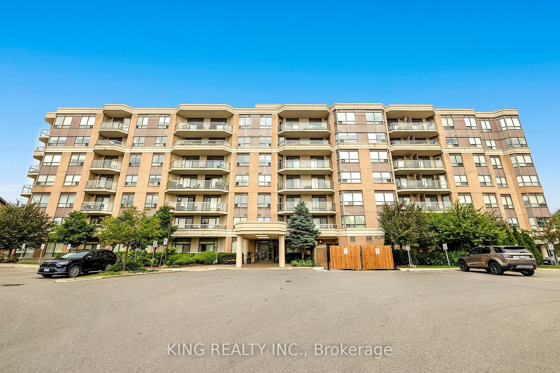712 - 300 Ray Lawson Blvd, Brampton | Terminated, W7336354 | Condos.ca