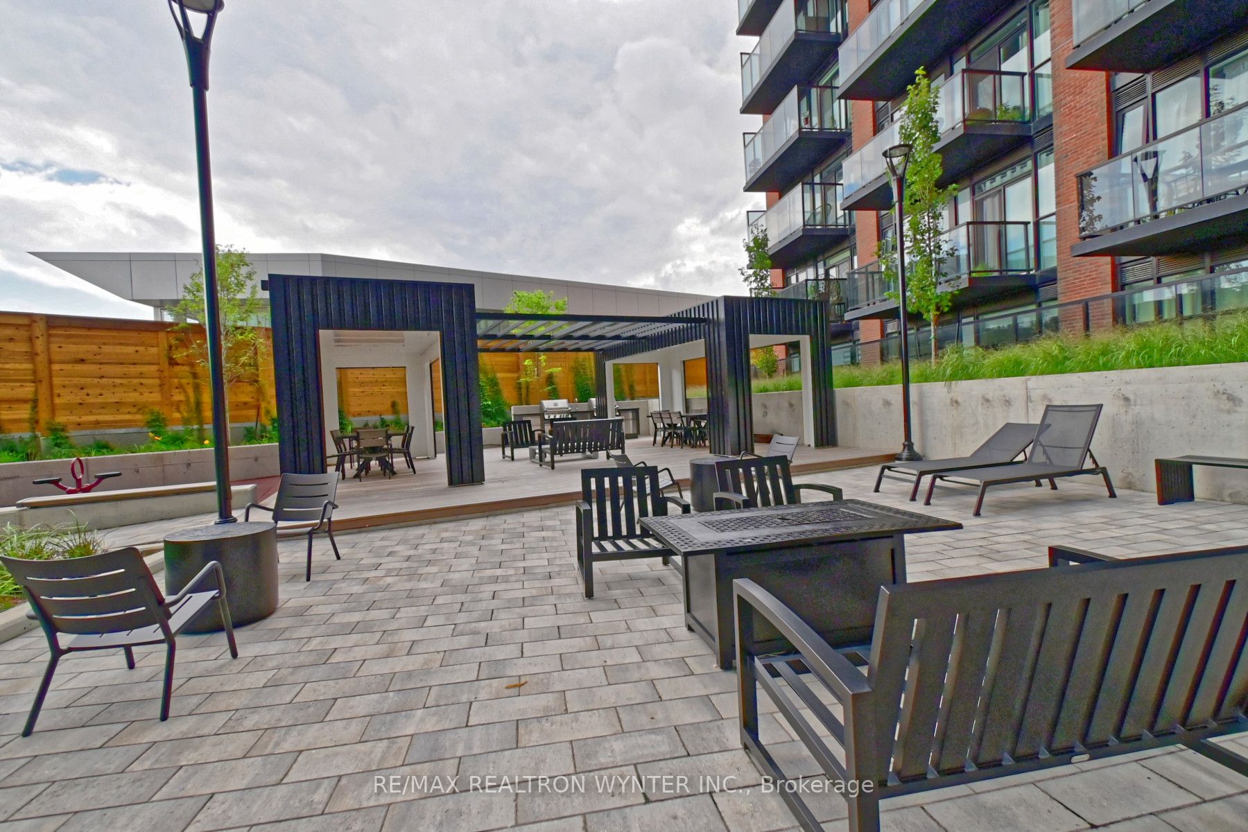 328 - 2300 St. Clair Ave W, Toronto | Sold, W7391586 | Condos.ca