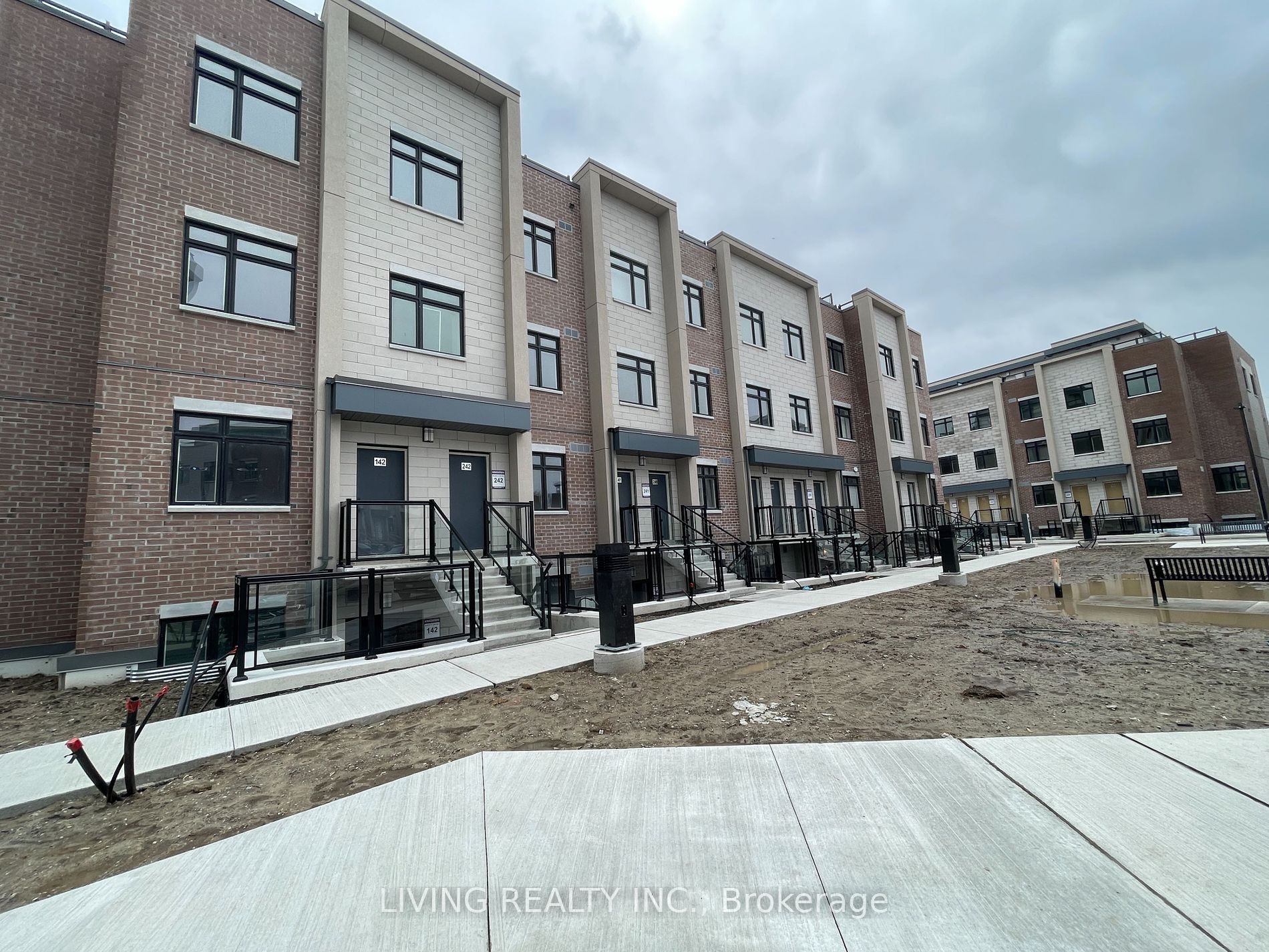 240 - 1060 Douglas Mccurdy Cmn, Mississauga | Terminated, W8019462 ...