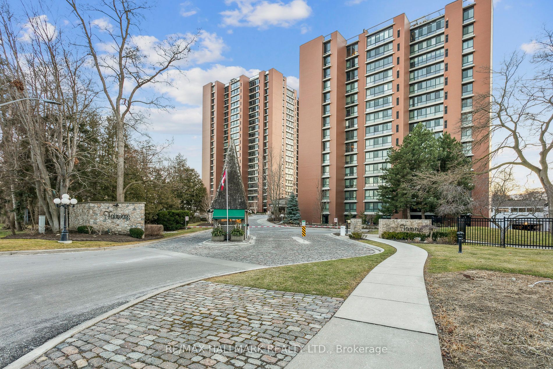 1212 - 1400 Dixie Rd, Mississauga | Sold, W8042768 | Condos.ca