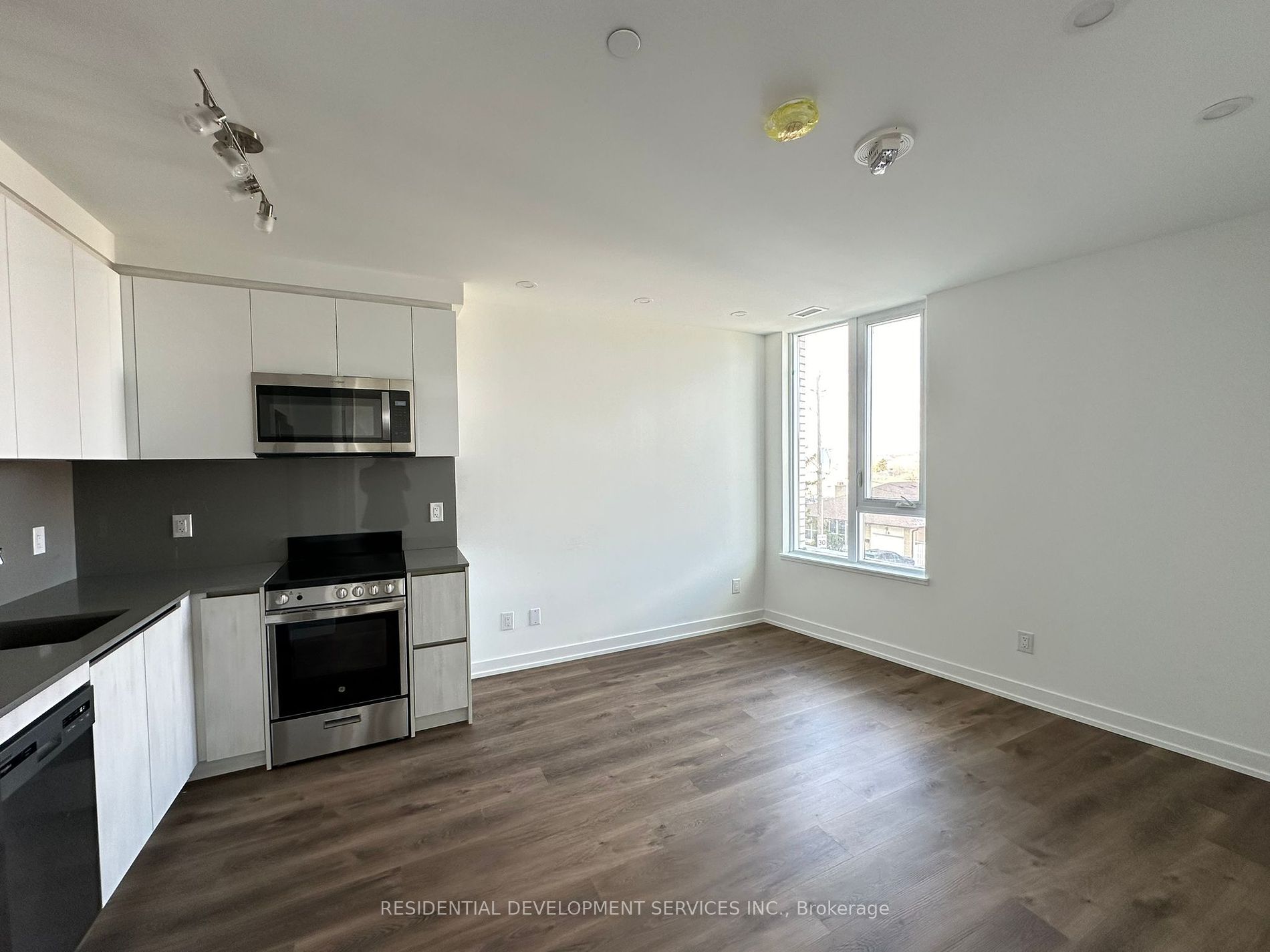 318 - 3100 Keele St, North York | Leased, W8162078 | Condos.ca