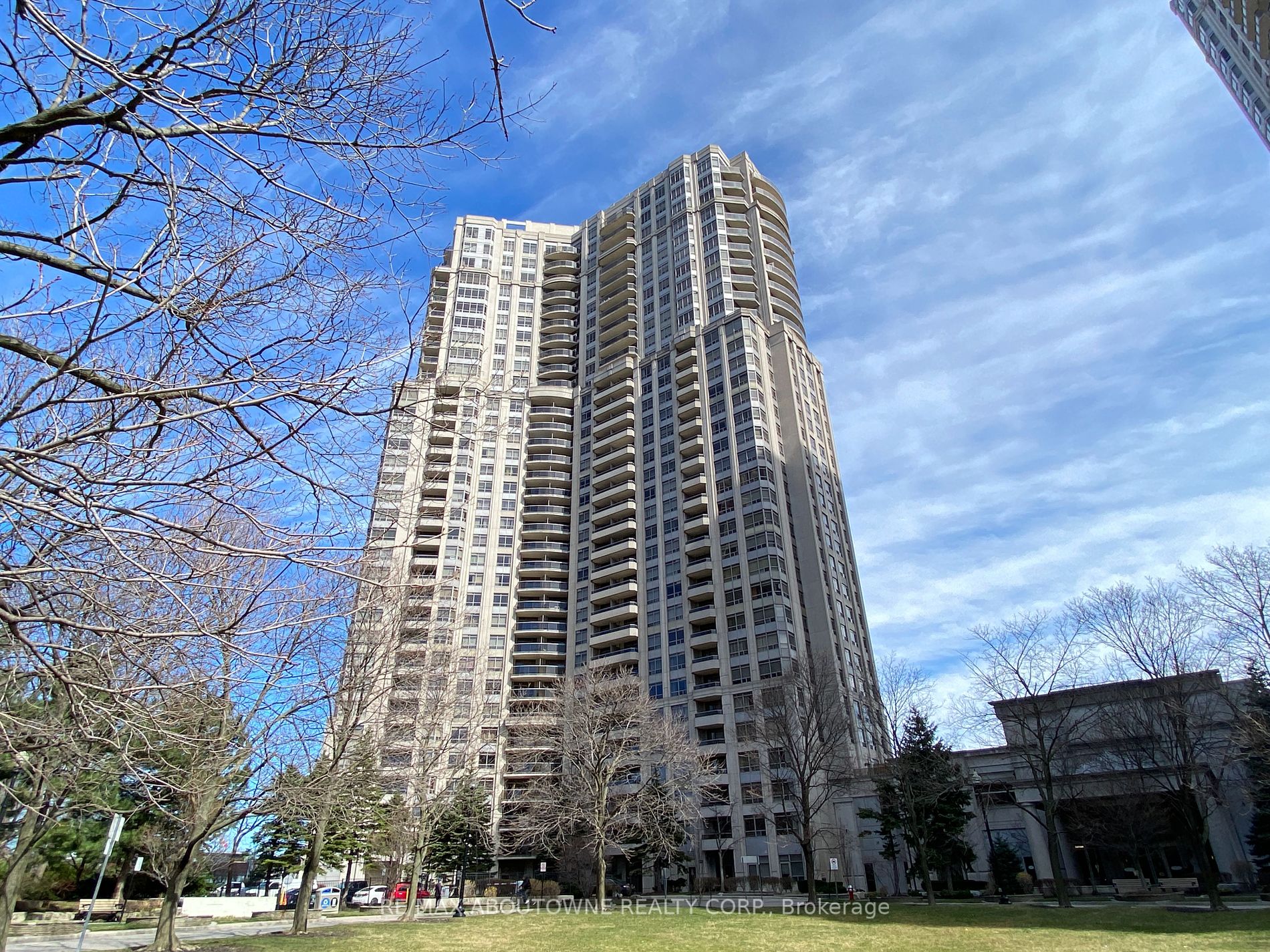 2701 - 35 Kingsbridge Garden Circ, Mississauga | Sold, W8176608 | Condos.ca