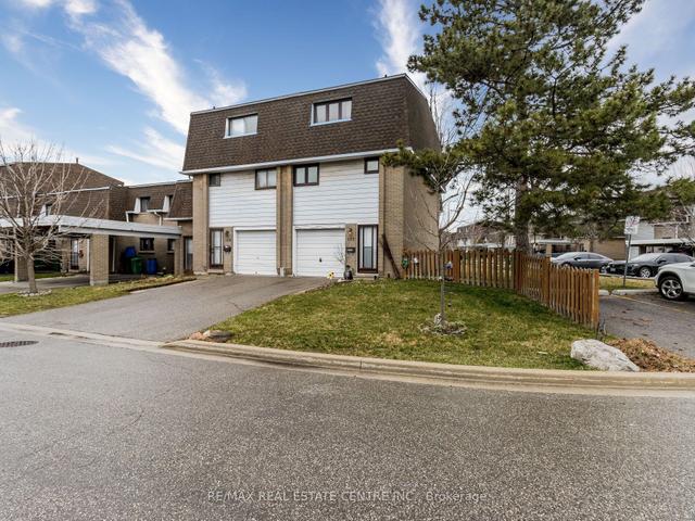475 Bramalea Rd Townhouses | 3 Townhouses for Sale | Condos.ca