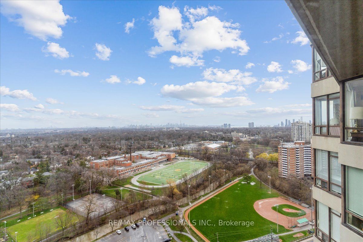 2705 - 1300 Islington Ave, Etobicoke | Sold, W8241800 | Condos.ca