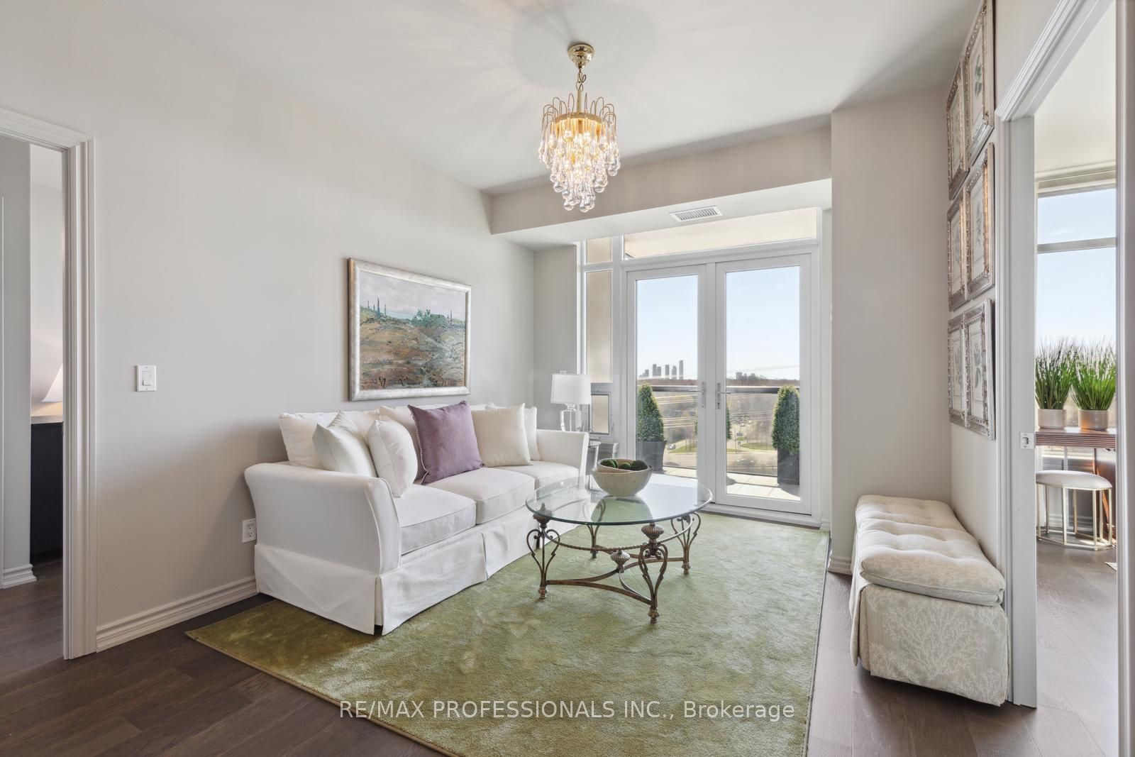 905 - 1135 Royal York Rd, Etobicoke | Sold, W8291926 | Condos.ca