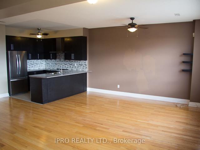 8 - 885 Lakeshore Rd E, Mississauga | For Sale @ $799,999 | Condos.ca