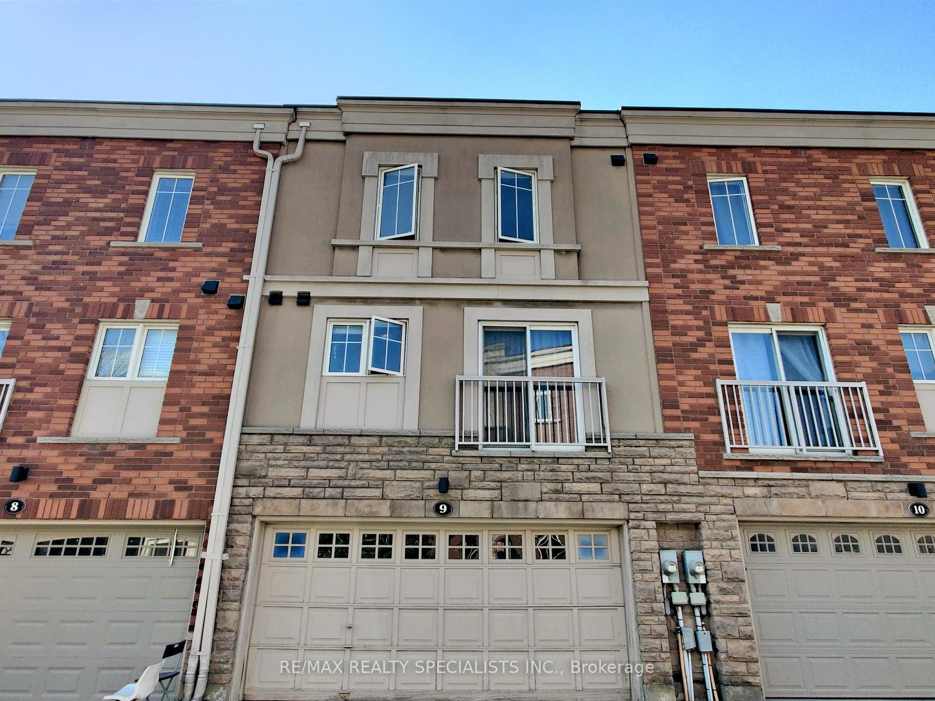 9 - 365 Murray Ross Pkwy, North York | Sold, W8306824 | Condos.ca