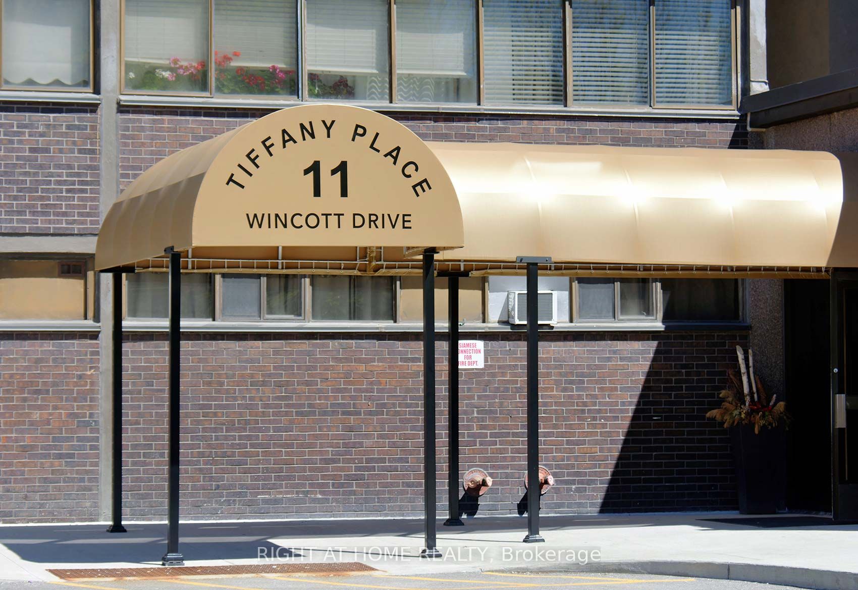 1506 - 11 Wincott Dr, Etobicoke | Sold, W8335600 | Condos.ca