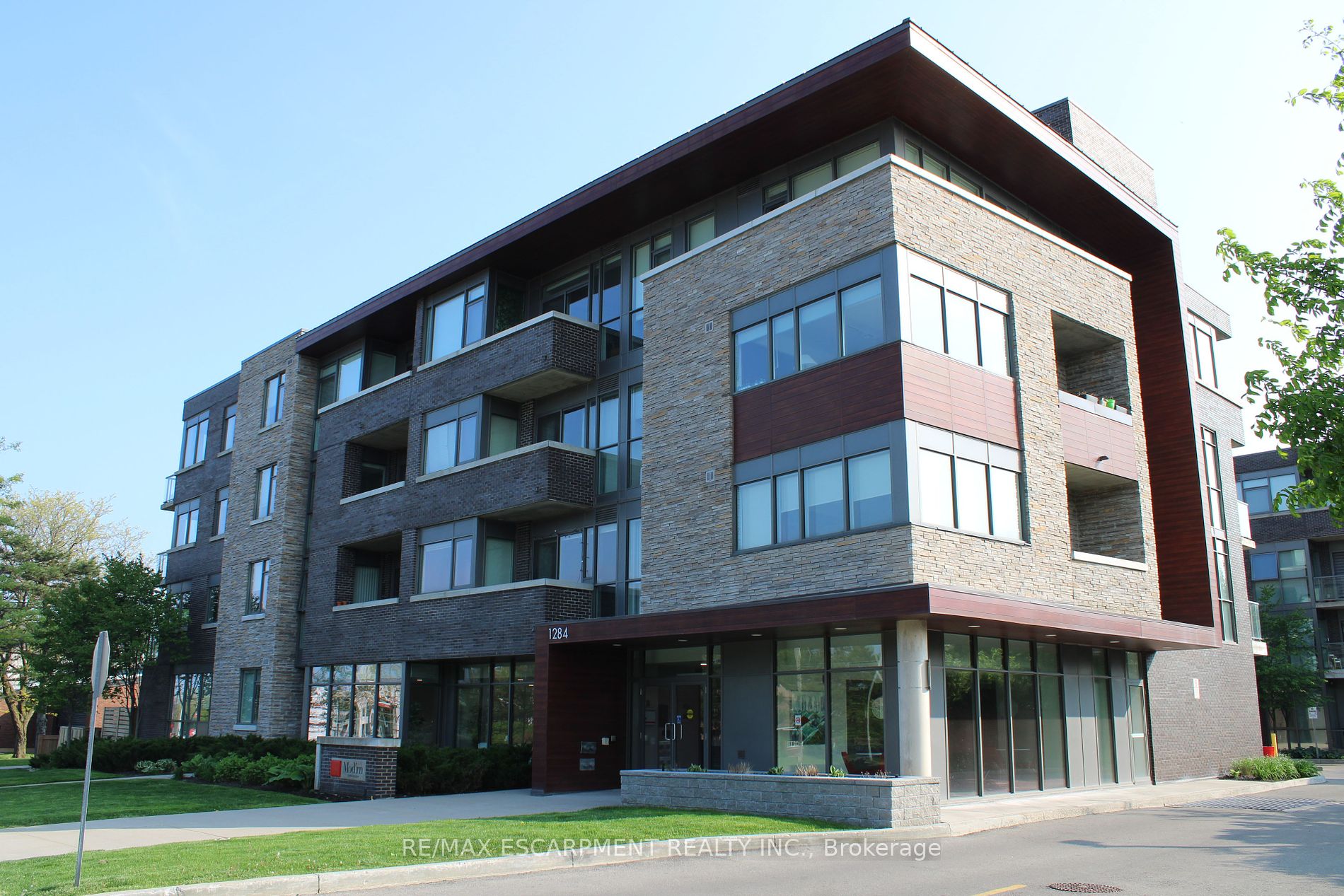 216 - 1284 Guelph Line, Burlington | Sold, W8344578 | Condos.ca