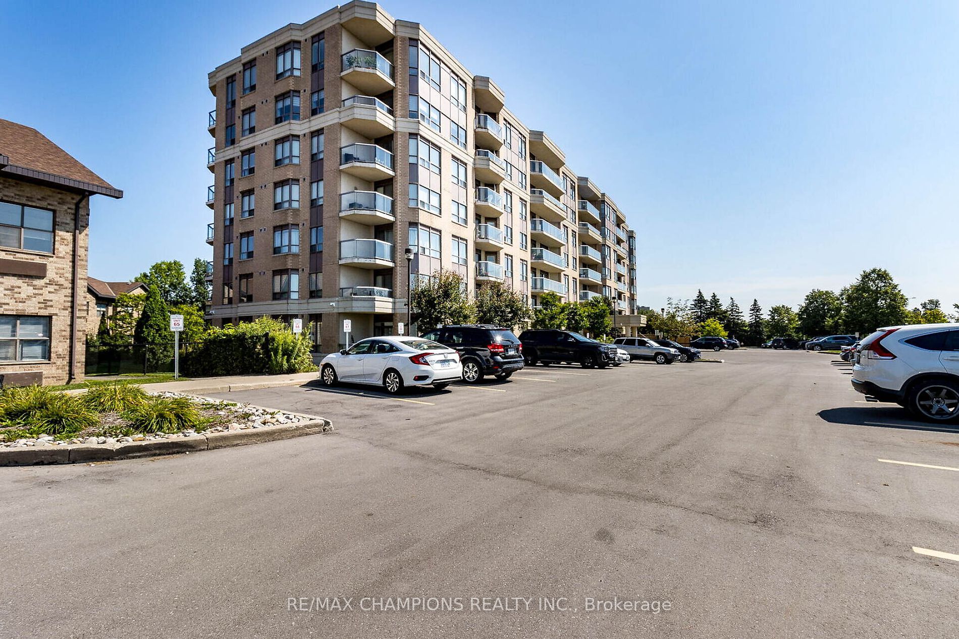 216 - 300 Ray Lawson Blvd, Brampton | Terminated, W9227040 | Condos.ca