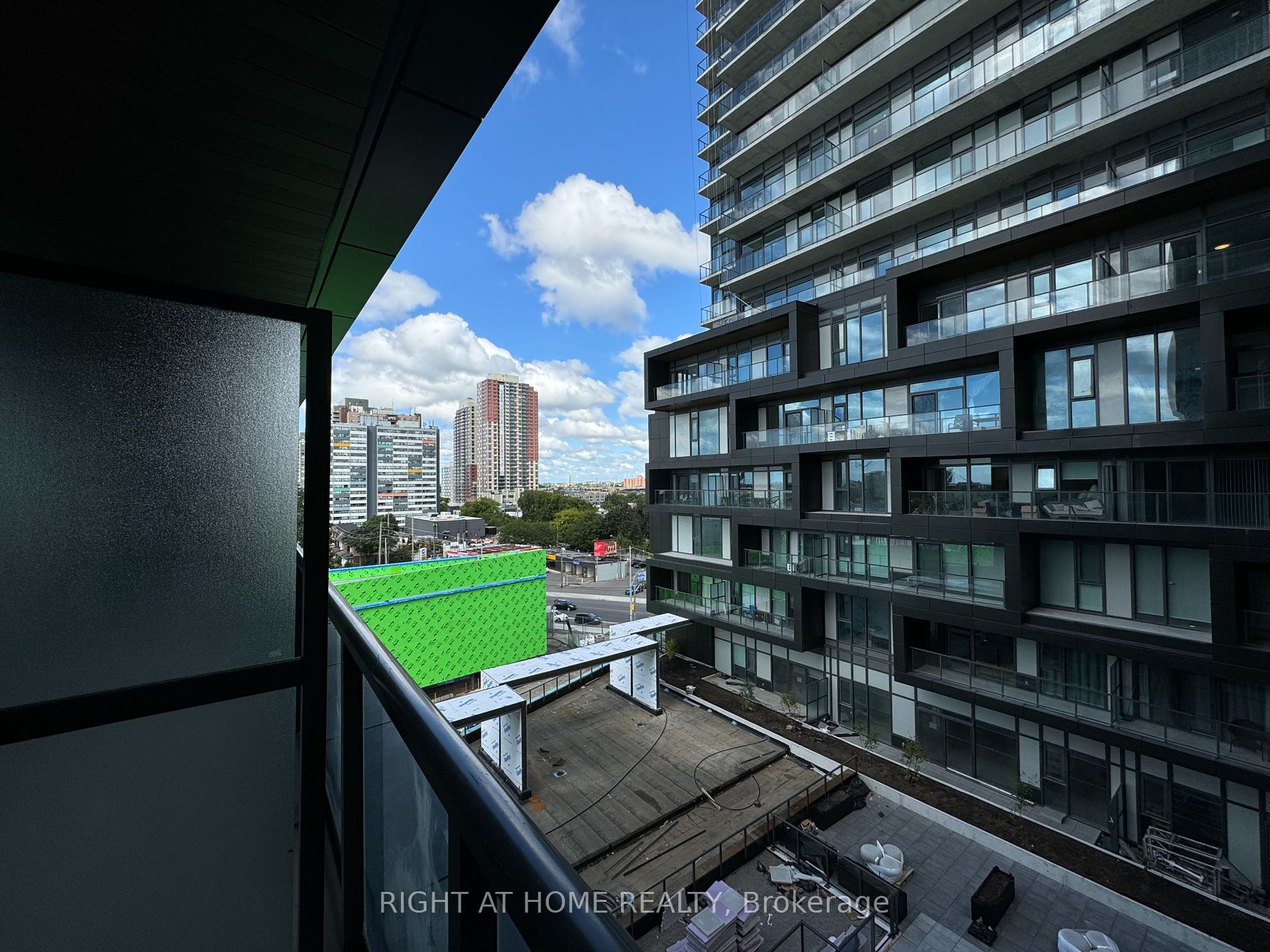 605 - 10 Graphophone Grve N, Toronto | Leased, W9270421 | Condos.ca