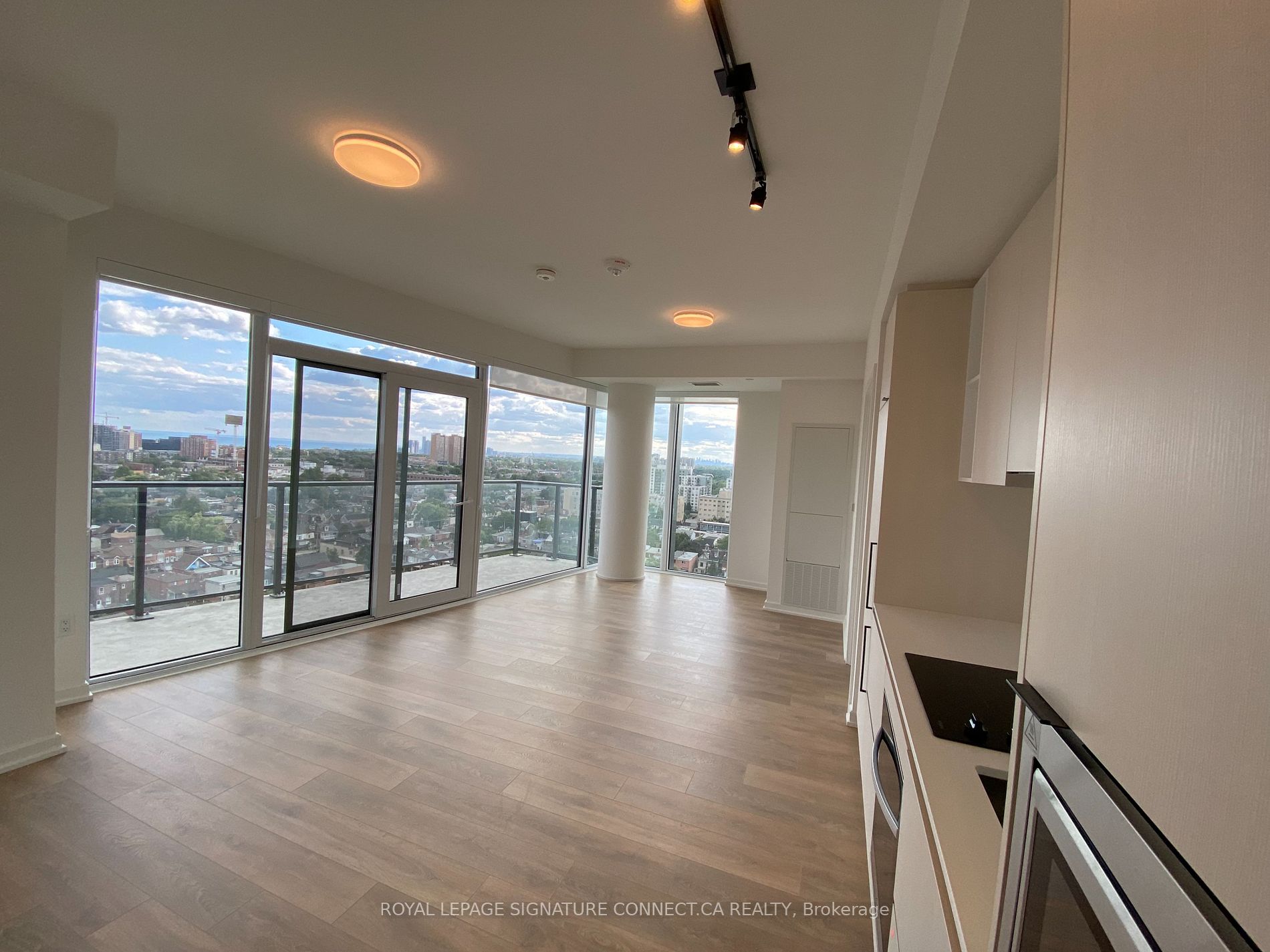 1403 - 10 Graphophone Grve, Toronto | Leased, W9307866 | Condos.ca