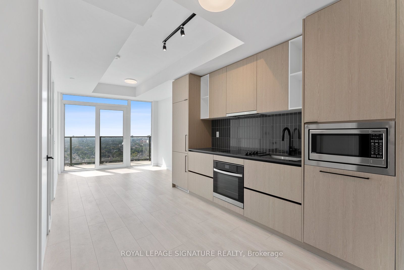 2001 - 10 Graphophone Grve, Toronto | For Rent @ $2,500 | Condos.ca