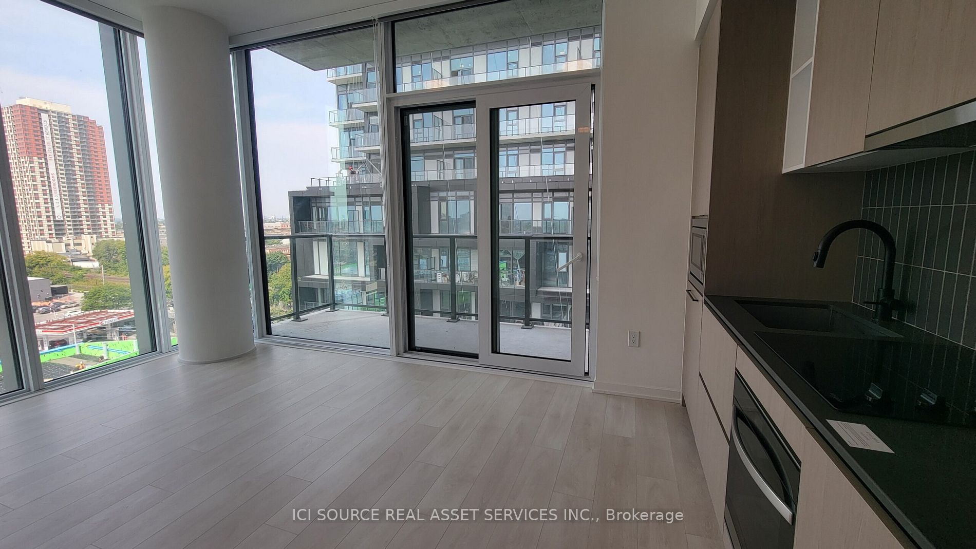804 - 10 Graphophone Grve, Toronto | For Rent @ $2,300 | Condos.ca