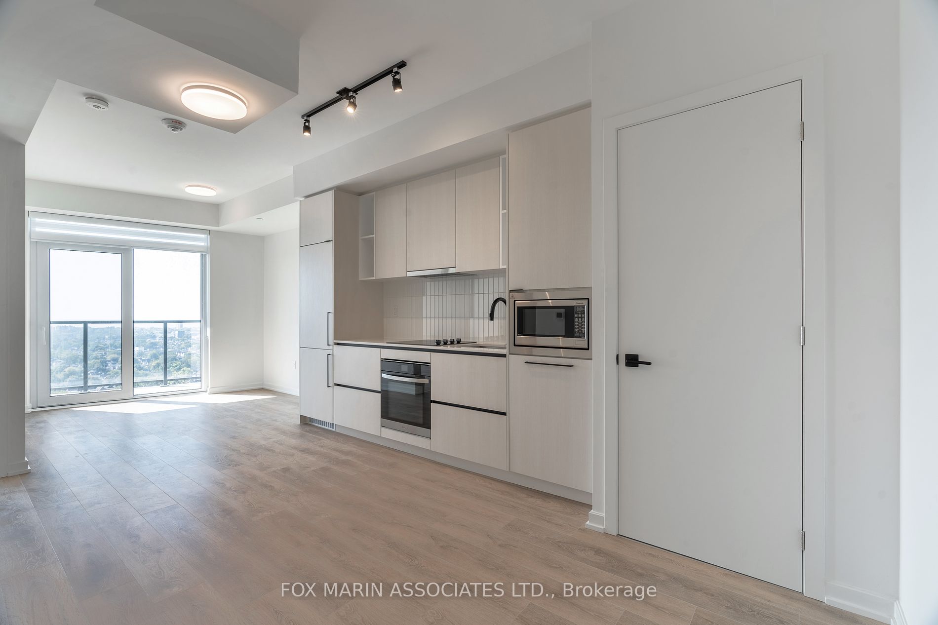 2002 - 10 Graphophone Grve, Toronto | Leased, W9359696 | Condos.ca