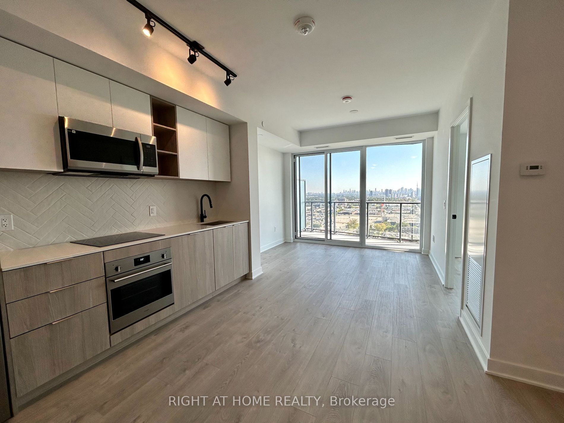 2006 - 36 Zorra St, Etobicoke | Leased, W9384394 | Condos.ca