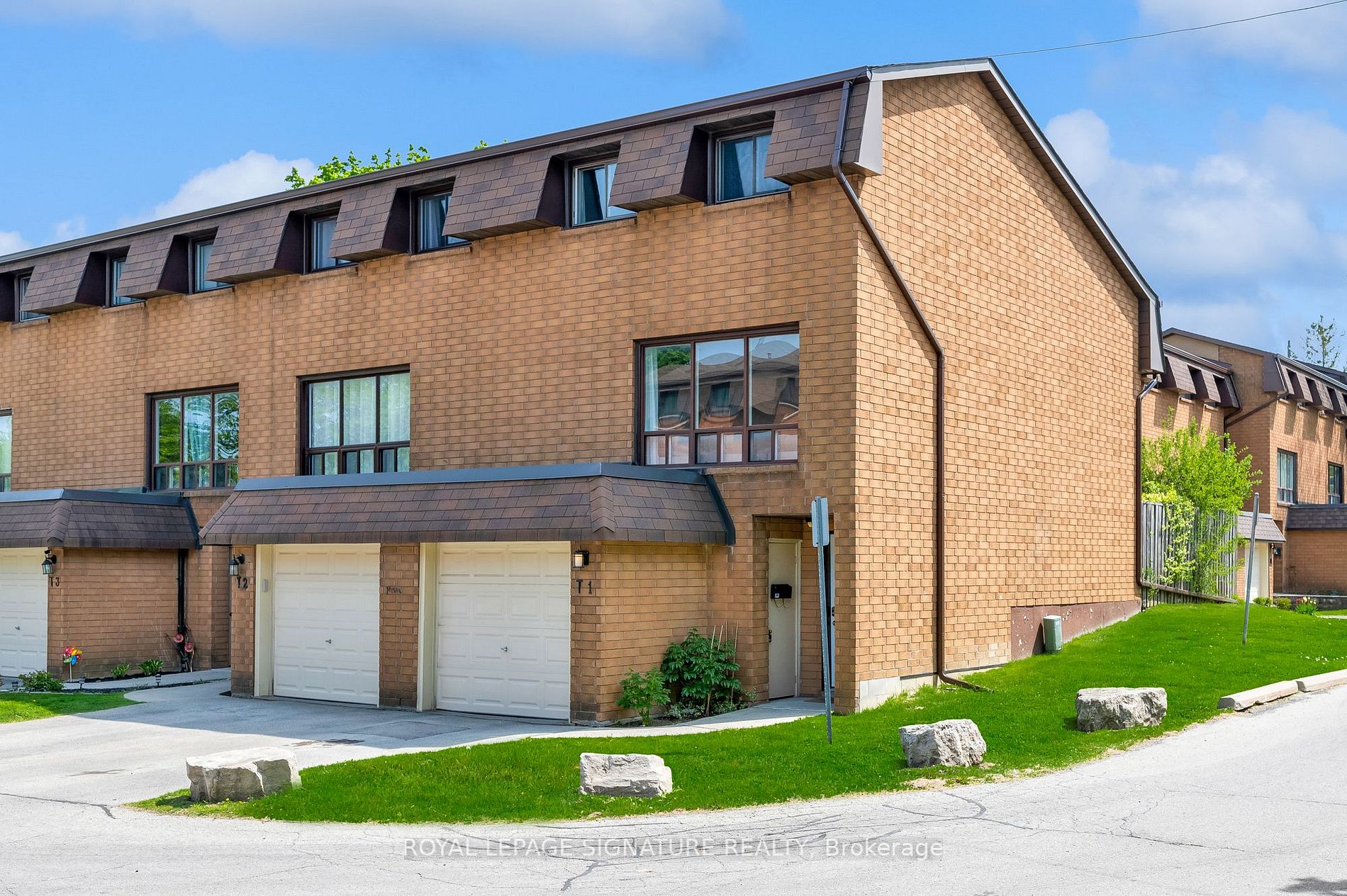 T1 - 444 Stone Church Rd, Hamilton | Sold, X6035180 | Condos.ca