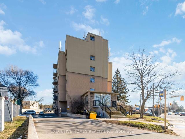 90 - 283 Fairway Rd N, Kitchener | For Sale @ $409,000 | Condos.ca