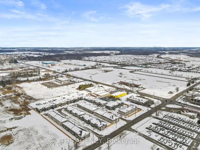 6 - 27 Renfrew Tr, | For Rent @ $2,500 | Condos.ca