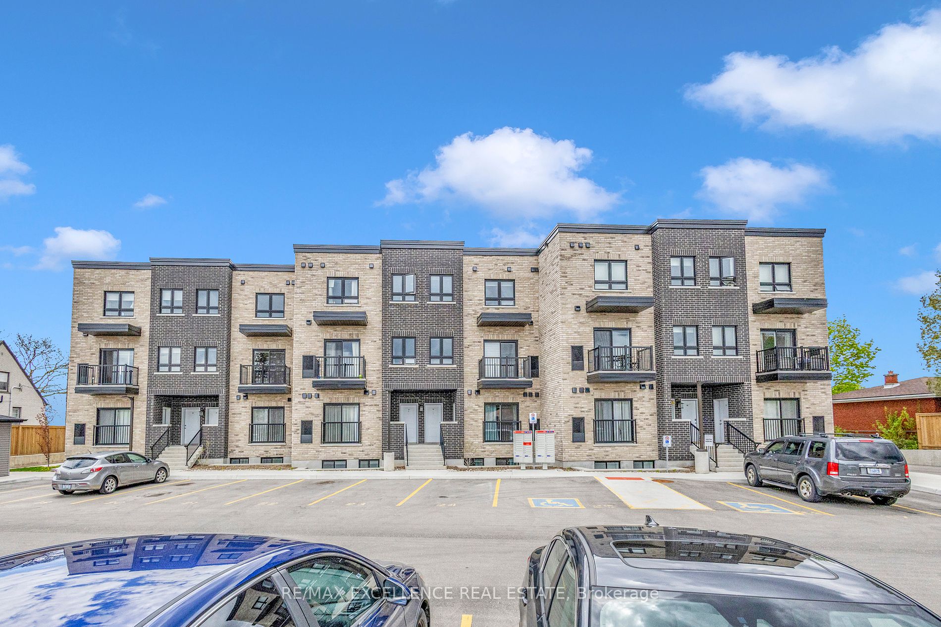 17 - 600 Victoria St S, Kitchener | For Sale @ $499,999 | Condos.ca