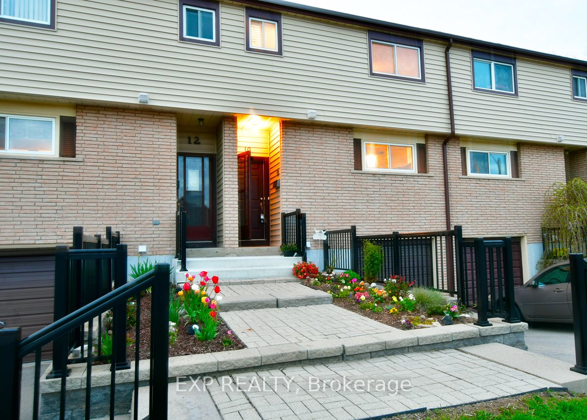 10 Claudette Gate, Hamilton | For Rent @ $2,800 | Condos.ca