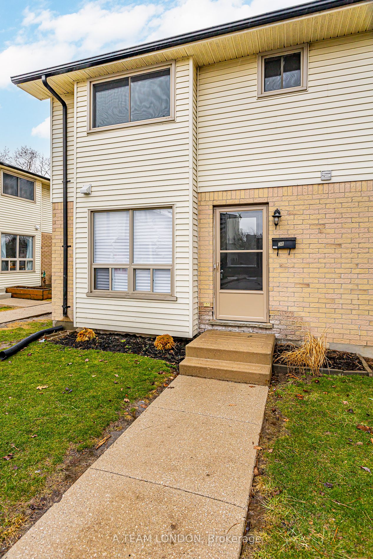 38 - 355 Sandringham Cres, London | For Sale @ $414,900 | Condos.ca