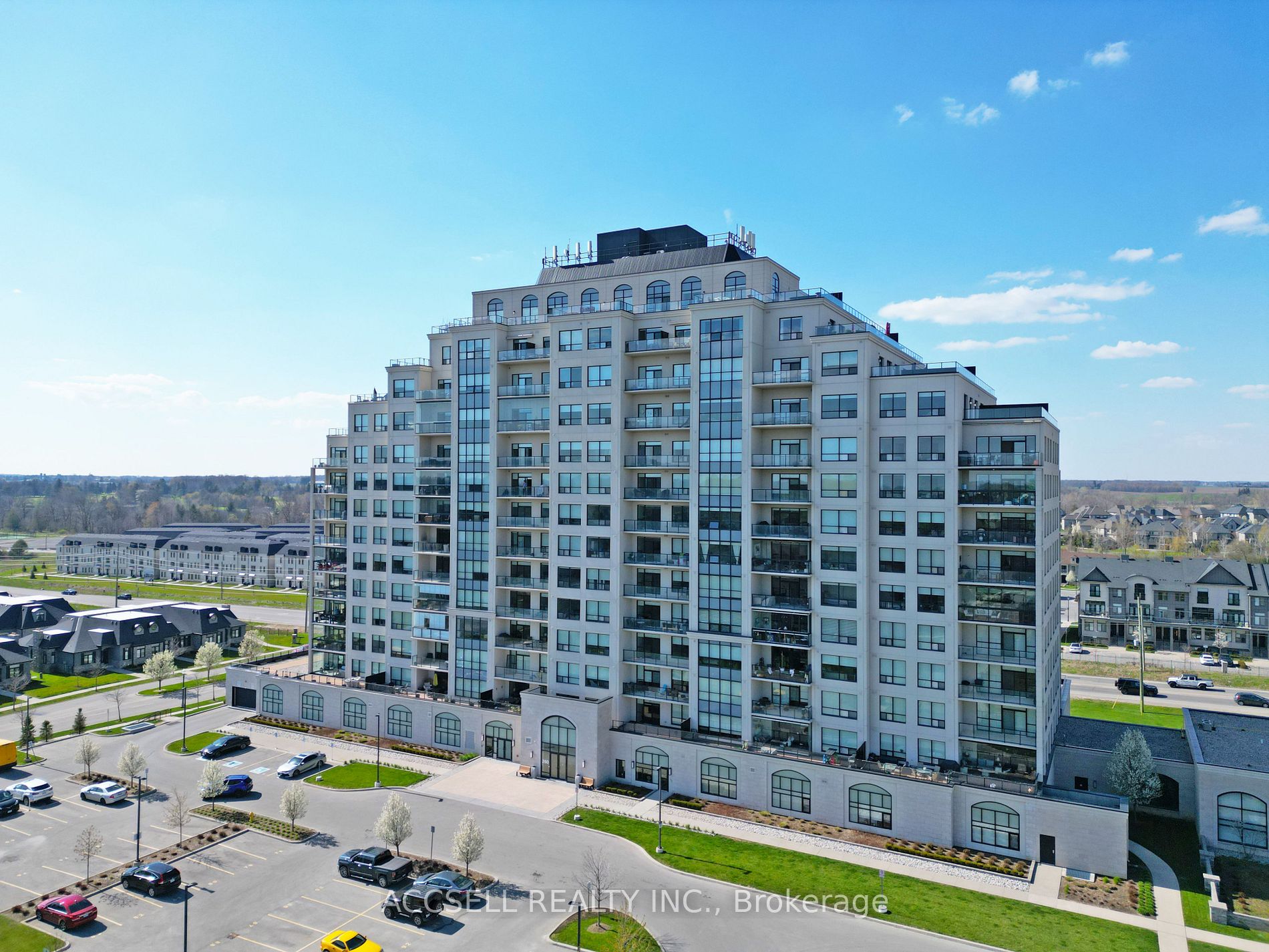 902 - 260 Villagewalk Blvd, London | For Sale @ $543,210 | Condos.ca