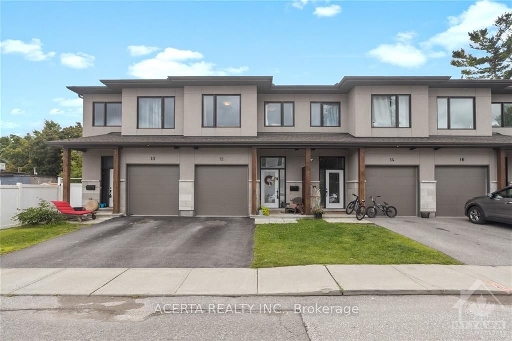 12 CHARLES St, Carleton Place | For Sale @ $559,000 | Condos.ca
